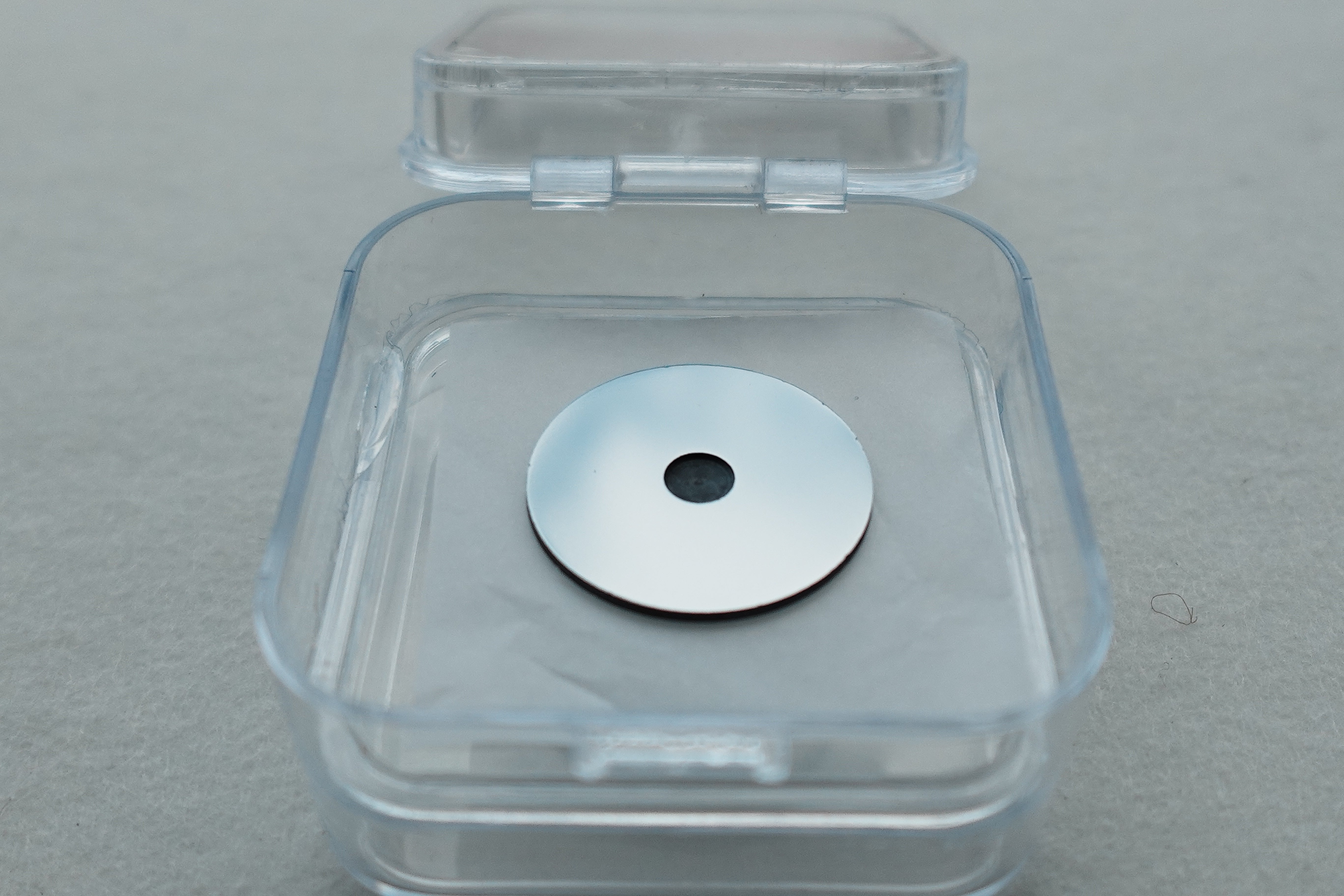 Zero Background Sample Holders – Crystal Scientific